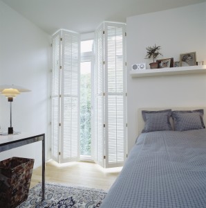 Indvendige skodder med vipbare lameller, - Skoddesnedkerne ...